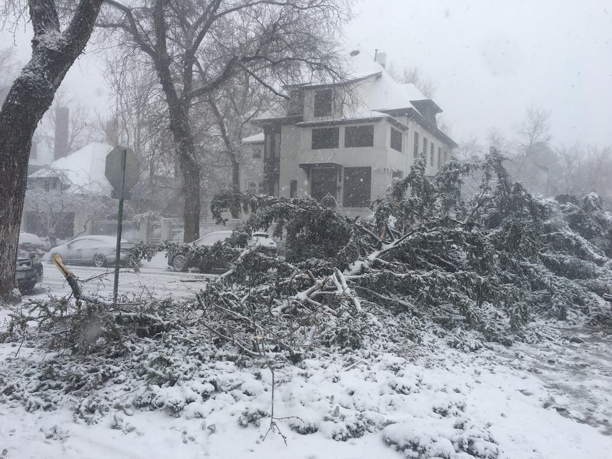 "Bomb cyclone" bearing down on central U.S. – latest blizzard ...