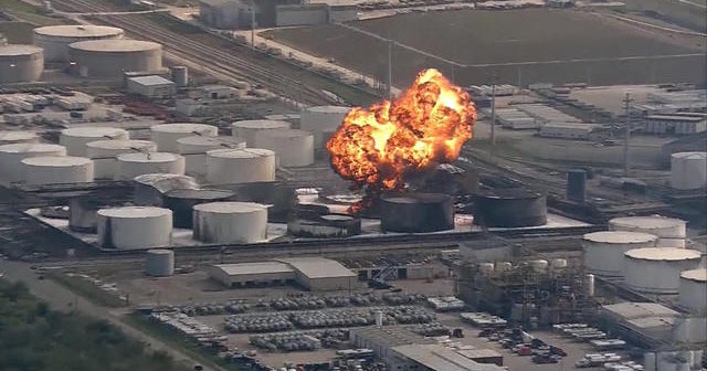 Houston chemical plant fire flares up - CBS News