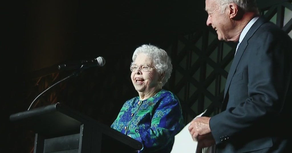 Joanne Rogers, Wife Of Fred Rogers, Receives Award For Preserving ...