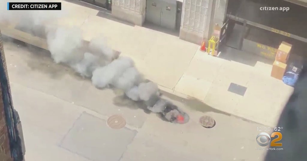 6 People Hurt, 2 Buildings Evacuated Due To Manhole Fires In Midtown ...