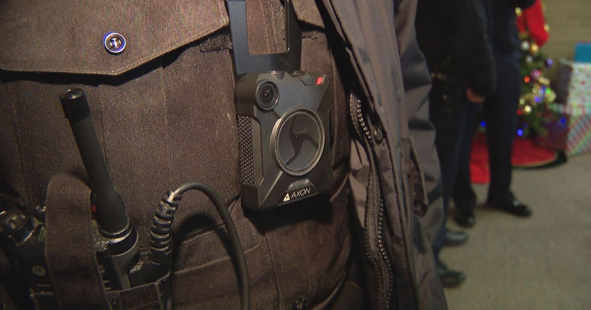 Chicago Police Body Camera Reforms Sluggish, Watchdog Report Finds ...