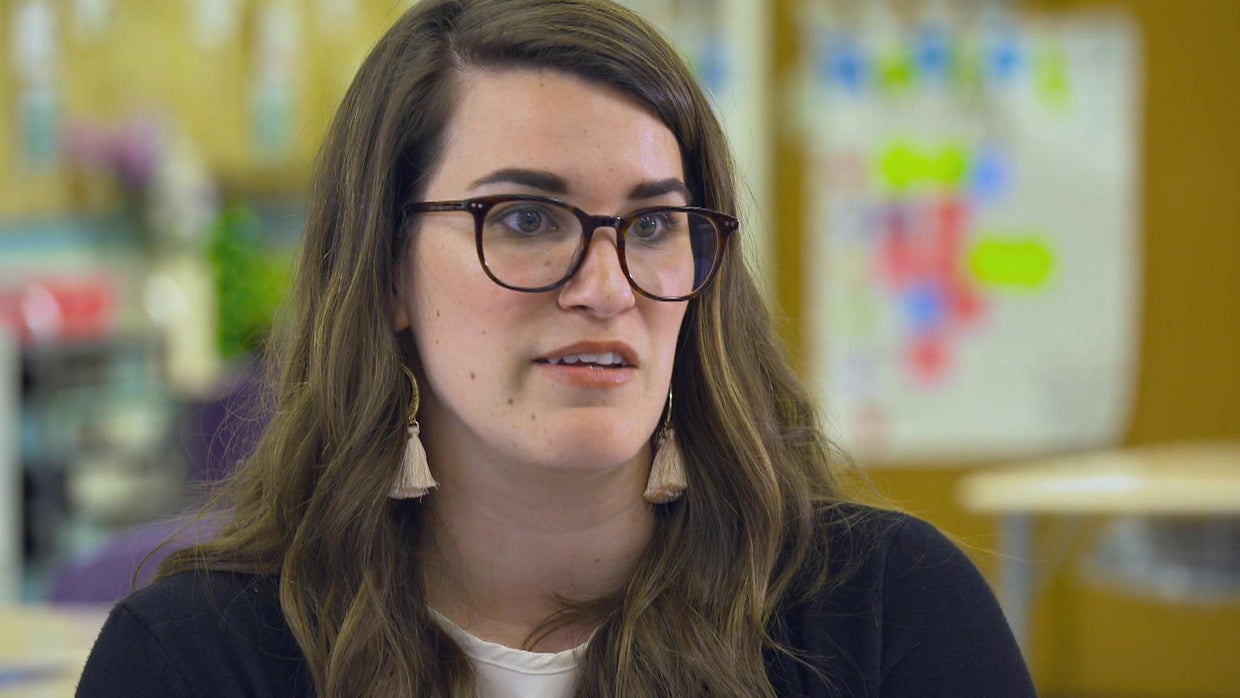 Teacher who uses "mood notes" in classroom says she's seen an impact on ...