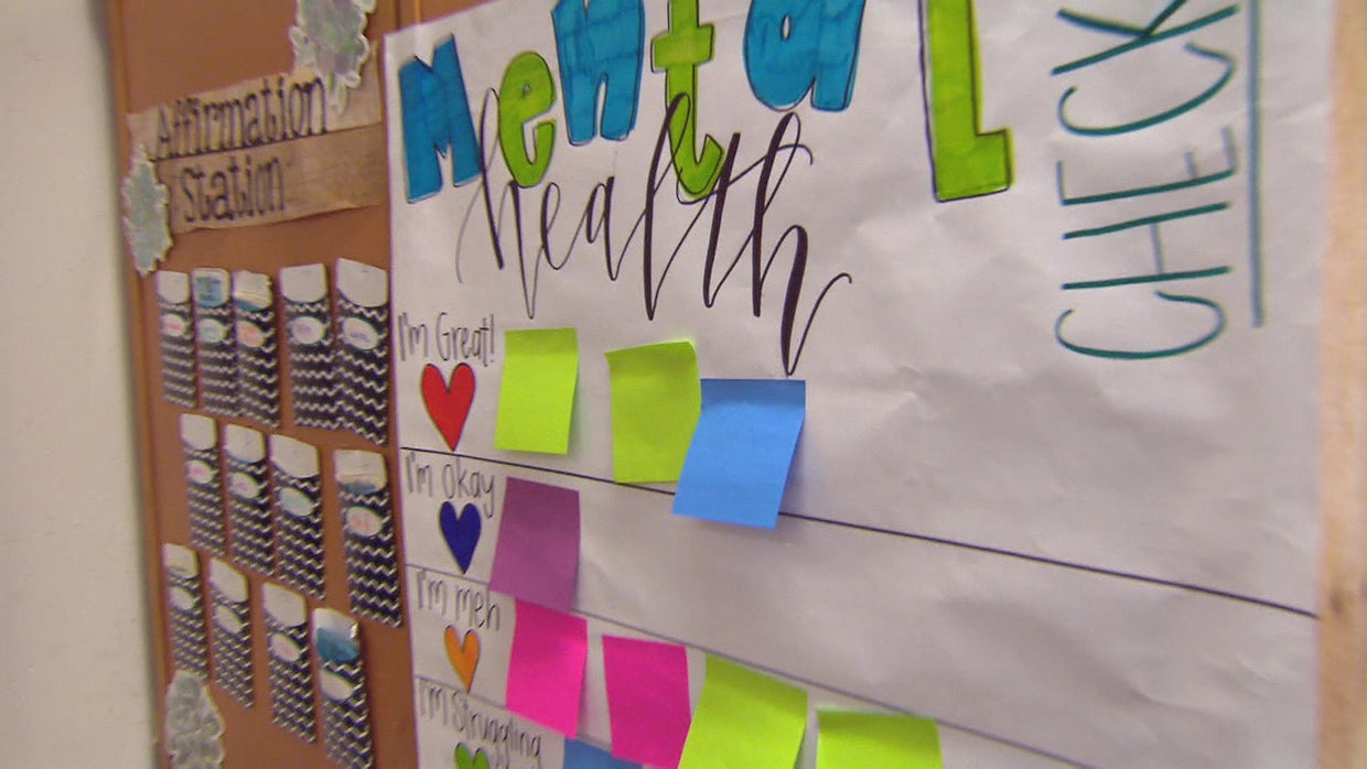 Teacher who uses "mood notes" in classroom says she's seen an impact on ...