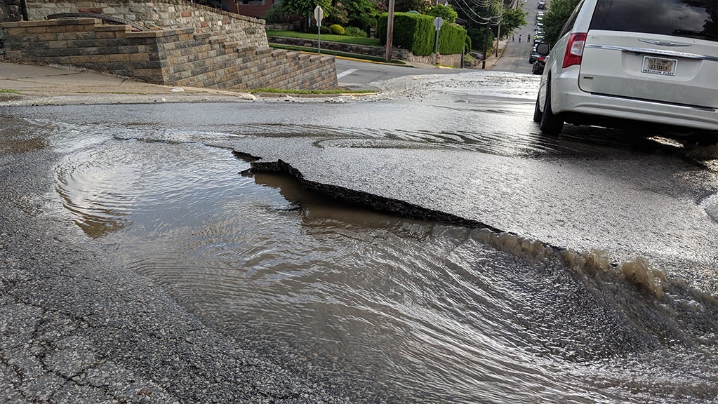 Water Main Break Buckles Dormont Road - CBS Pittsburgh