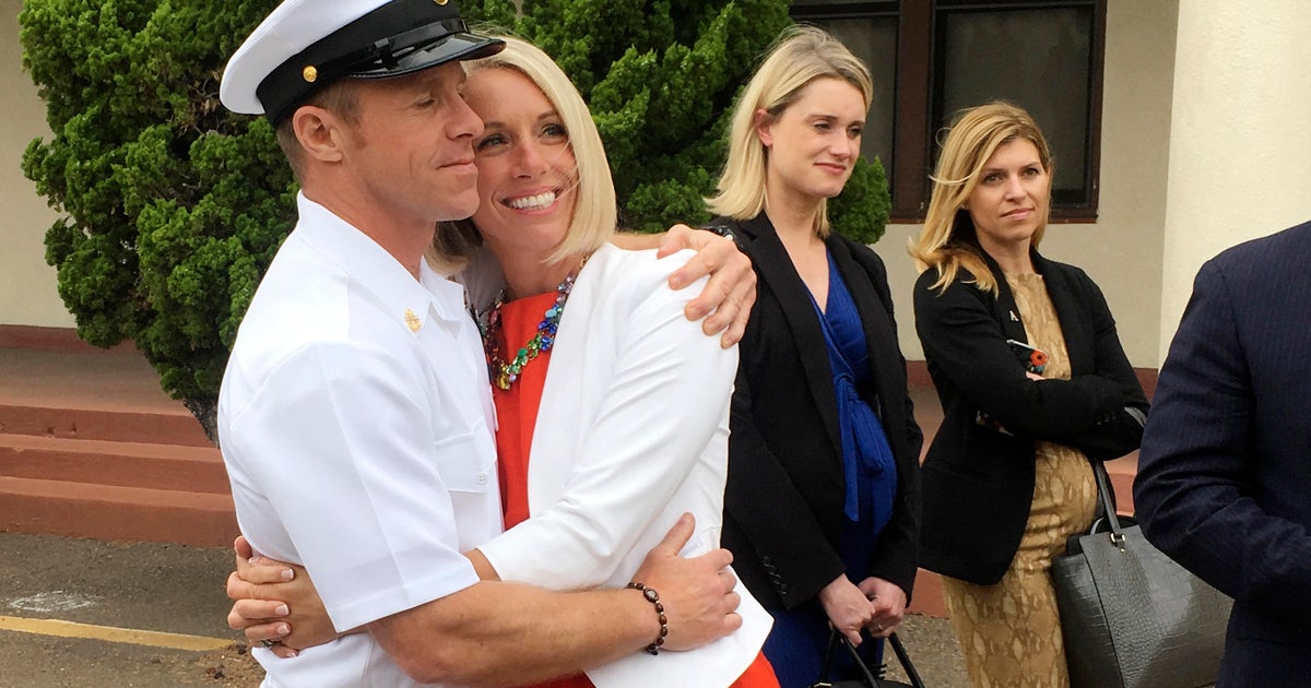 Edward Gallagher, Navy SEAL charged with war crimes, released pending ...