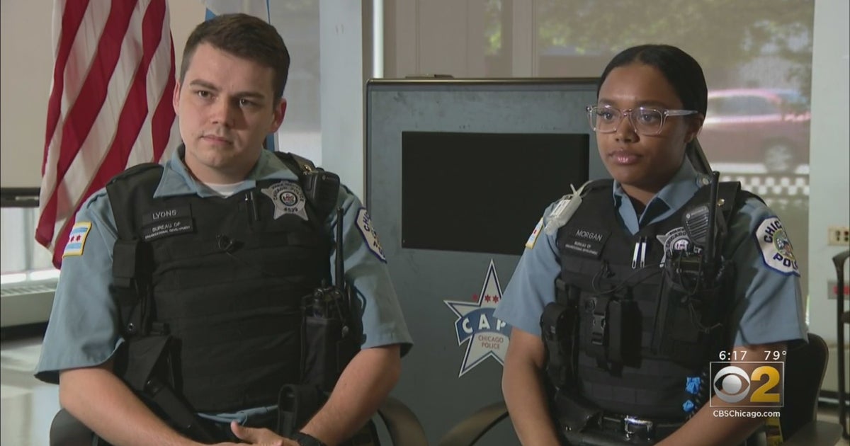 Two New Chicago Police Officers Save Little Boy's Life - CBS Chicago
