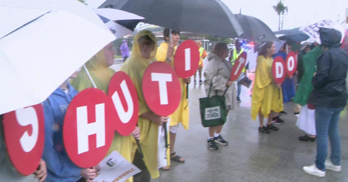 Large Crowd Gathers In Homestead To Protest Florida Detention Center ...