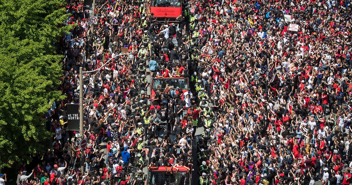 Toronto parade shooting today: Several people shot near Toronto Raptors ...