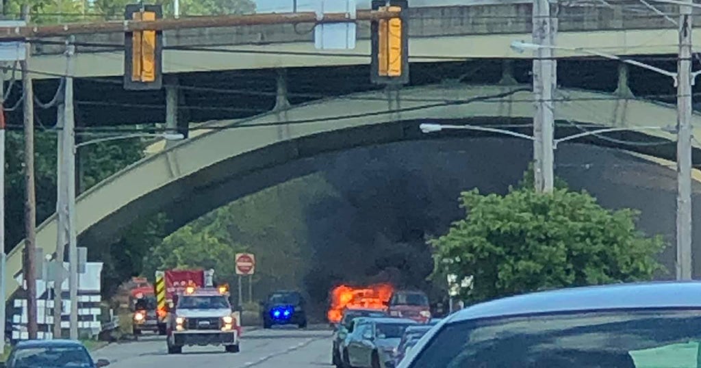 Car Bursts Into Flames On Ardmore Boulevard - CBS Pittsburgh