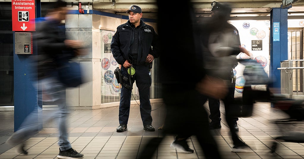 NYPD To Add 644 Additional Officers To Subway System Patrol - CBS New York