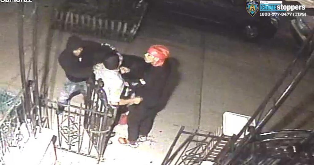 Bronx Knifepoint Robbery Caught On Video; 3 Suspects Sought - CBS New York