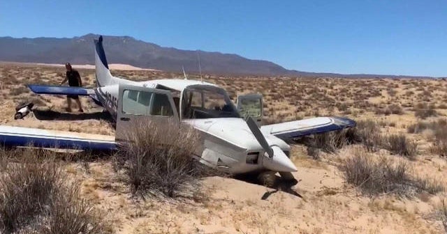 Video shows emergency landing from inside cockpit - CBS News