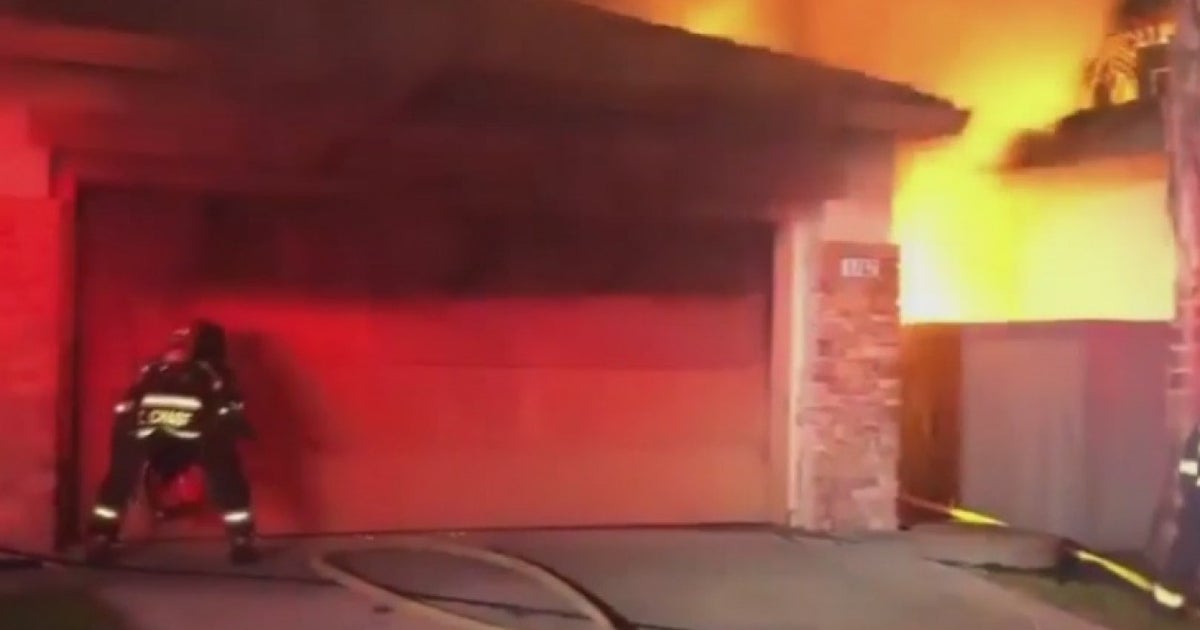 Fires Damage Homes In Elk Grove, Sacramento, And Rancho Cordova - CBS ...