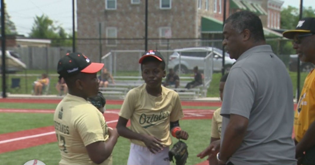 Former Oriole Eddie Murray Attends James Mosher Little League Community ...