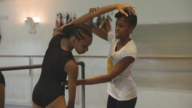 How ballet dancer Paige Fraser overcame her scoliosis: "Giving up was ...