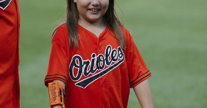 9-Year-Old Hailey Dawson Throws Out First Pitch At Camden Yards After ...