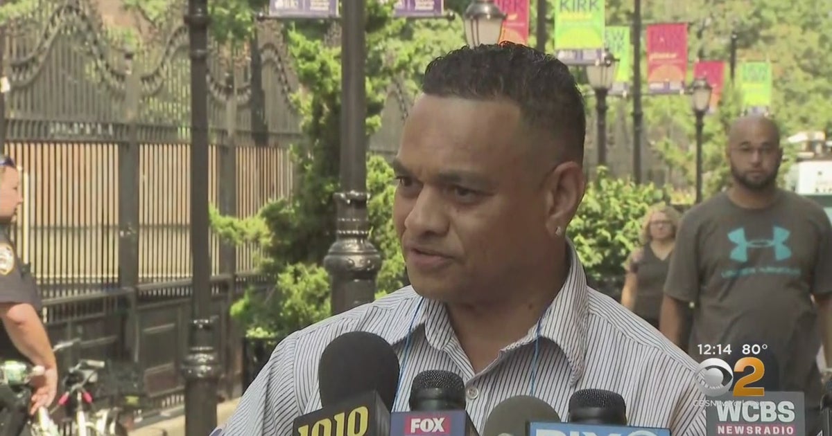 Quick-Thinking MTA Workers Save Woman On Tracks - CBS New York