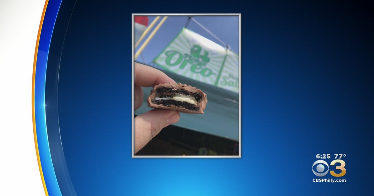 Pennsylvania Candy Shop Selling Pickle-Filled Oreo Cookies Dipped In ...