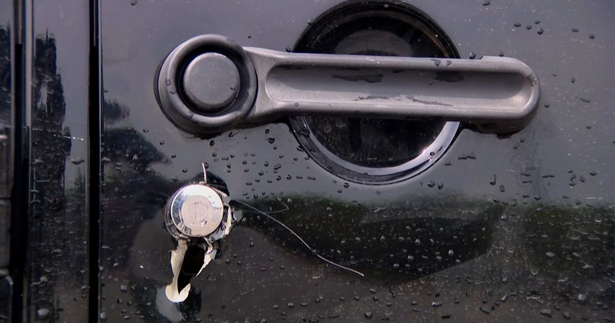 Rash Of Car Break-Ins Infuriates Ford City Mall Moviegoers - CBS Chicago