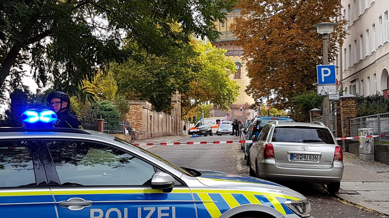 Synagogue shooting: Video showing deadly shooting near synagogue on Yom ...