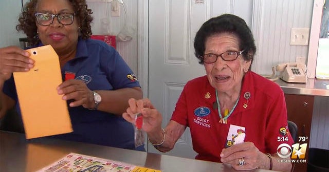 101 Year Old Woman Still Works As A Greeter At Texas State Fair Cbs News