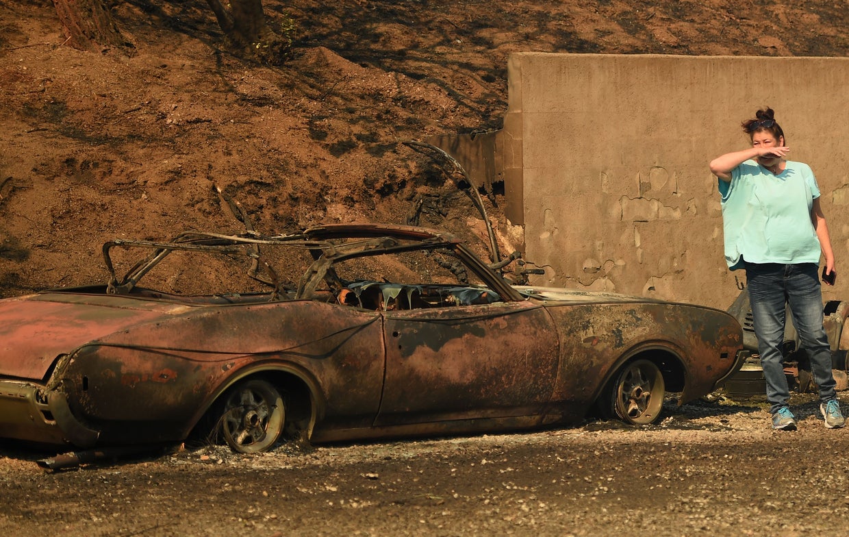 PHOTO GALLERY: Saddle Ridge Fire Sends Thousands Fleeing