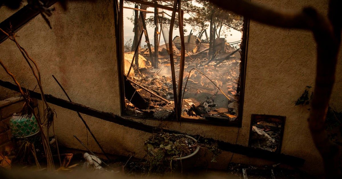 Saddle Ridge Fire Evacuations And Freeway Closures - CBS Los Angeles