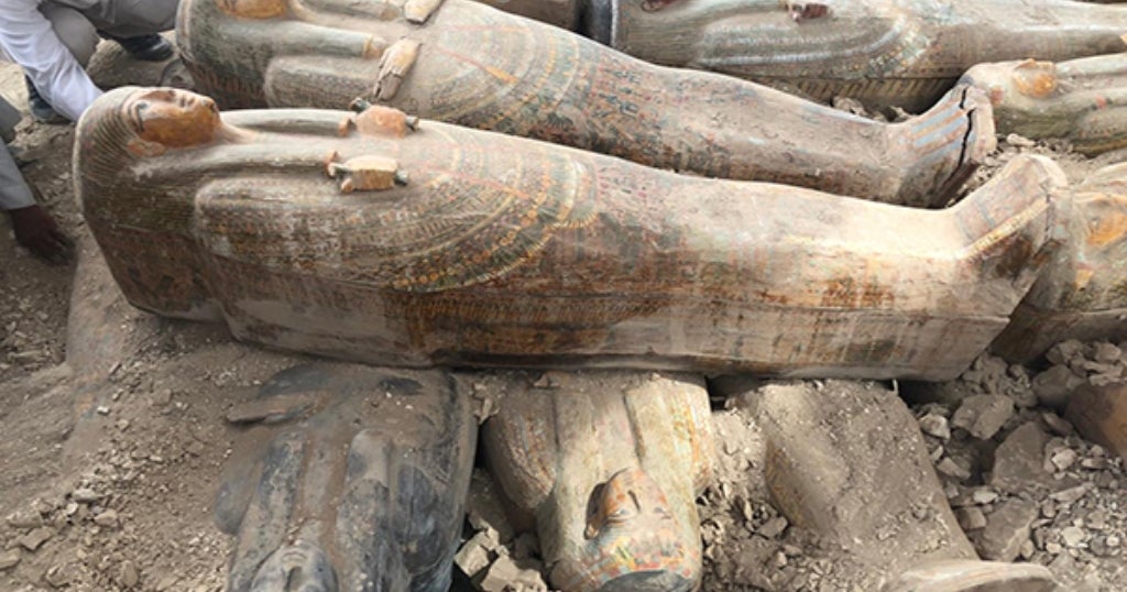 More Than 20 Sealed Coffins Uncovered At Ancient Egyptian Cemetery ...