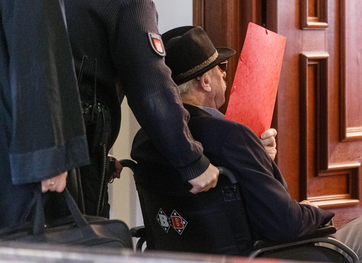 Ex-Nazi death camp guard Bruno Dey goes on trial today in Germany, aged ...