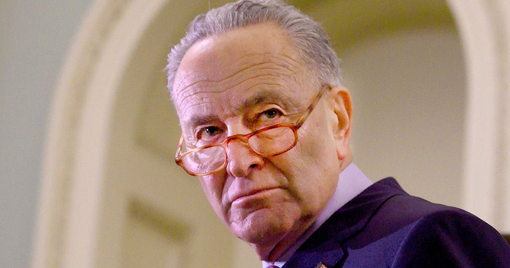 Schumer: Airlines Must Let Kids Sit With Their Parents - CBS New York