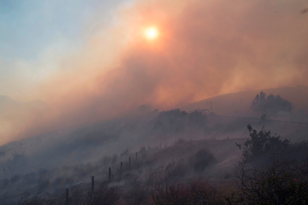PHOTO GALLERY: Crews Battle Easy Fire In Simi Valley