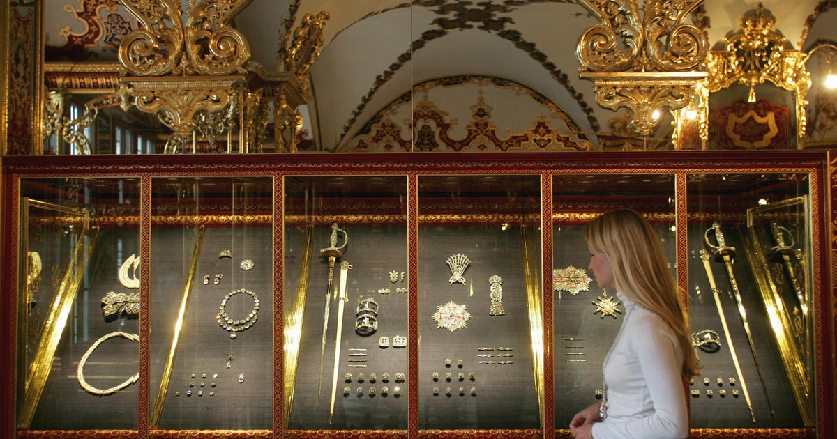 Police arrest 3 men year after huge jewel heist from Germany's Dresden ...