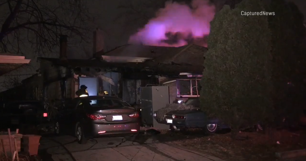 Husband Killed, Wife Injured In West Pullman Fire - CBS Chicago