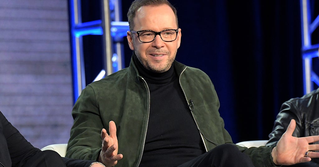 Donnie Wahlberg Gives $2,020 Tip To IHOP Server For '2020 Tip Challenge ...