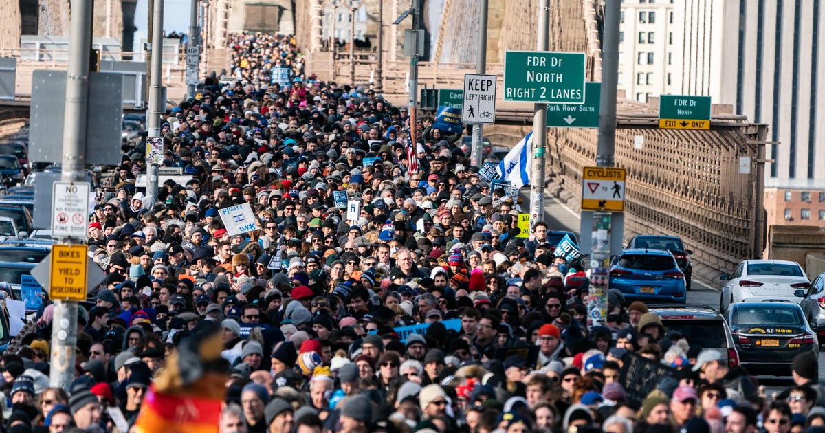 Anti-hate march Brooklyn Bridge today: Thousands march across Brooklyn ...
