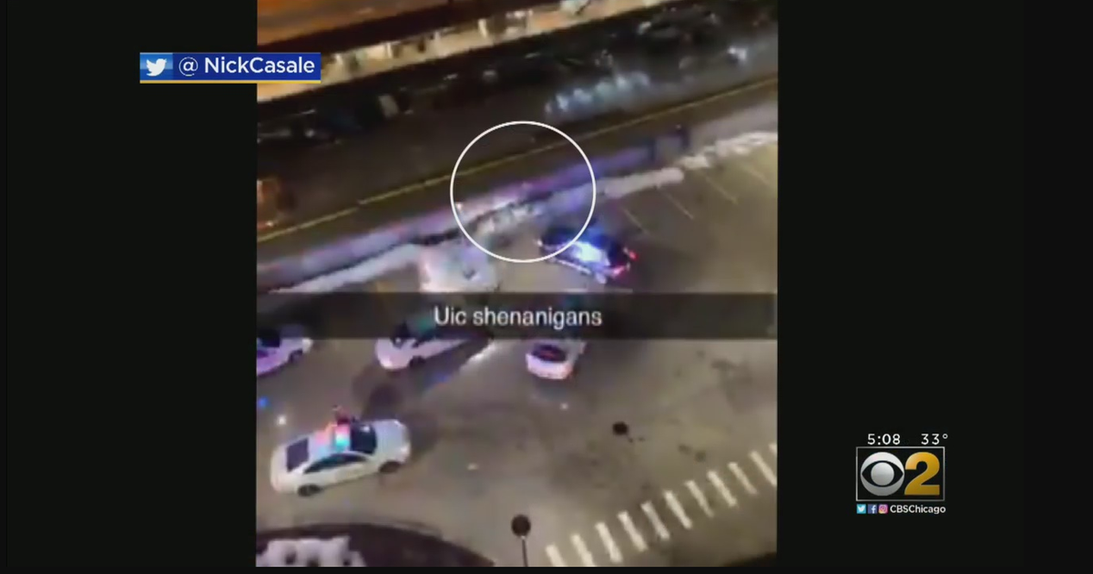 Driver Of Car Taken In Hijacking Escapes After Police Pursuit - CBS Chicago
