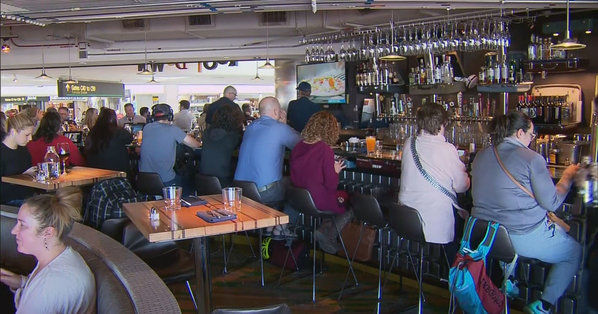 Survey: Restaurants At DIA Are Top In Nation's Airports - CBS Colorado
