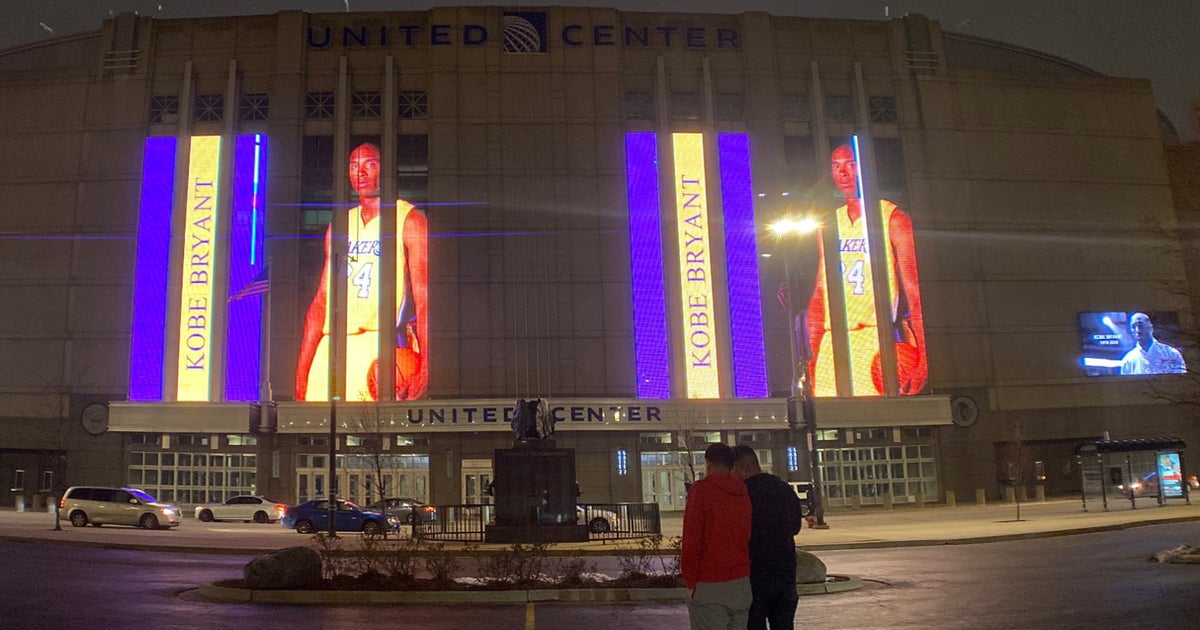 United Center Lit To Pay Tribute To Kobe Bryant - CBS Chicago
