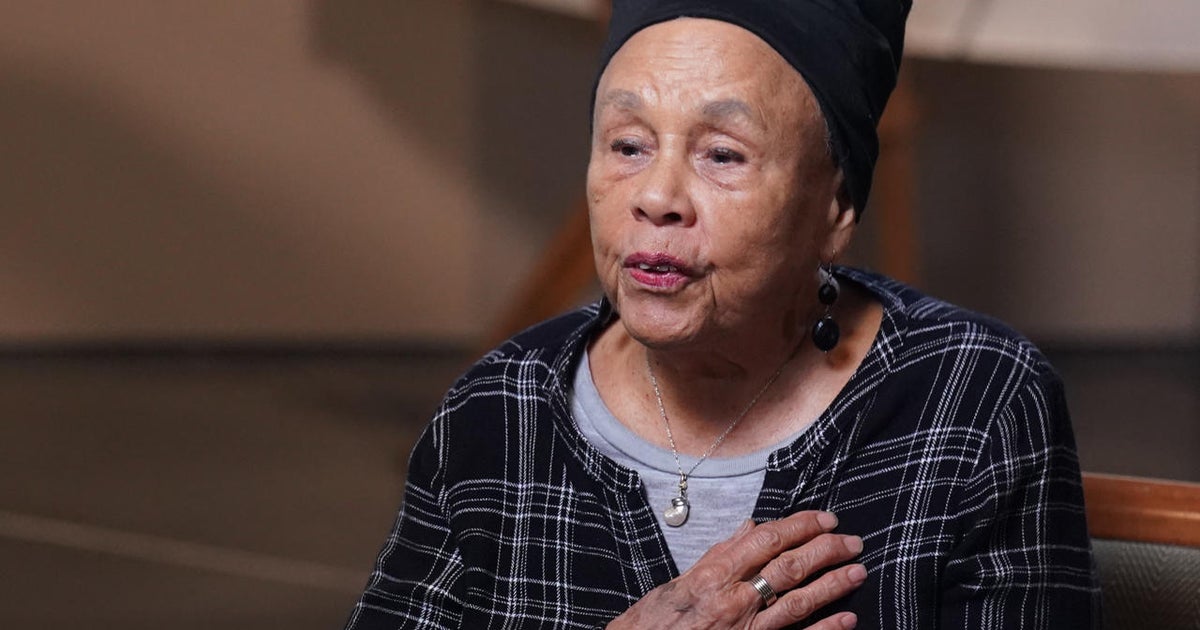 Assemblage artist Betye Saar: Making the ordinary extraordinary - CBS News