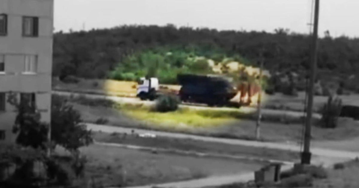 How Bellingcat tracked a Russian missile system in Ukraine - CBS News