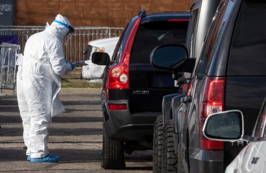 Walgreens to offer drive-thru coronavirus testing in 7 states - CBS News