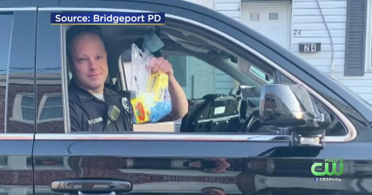Coronavirus Latest: Bridgeport Police Brighten Residents' Holiday With ...