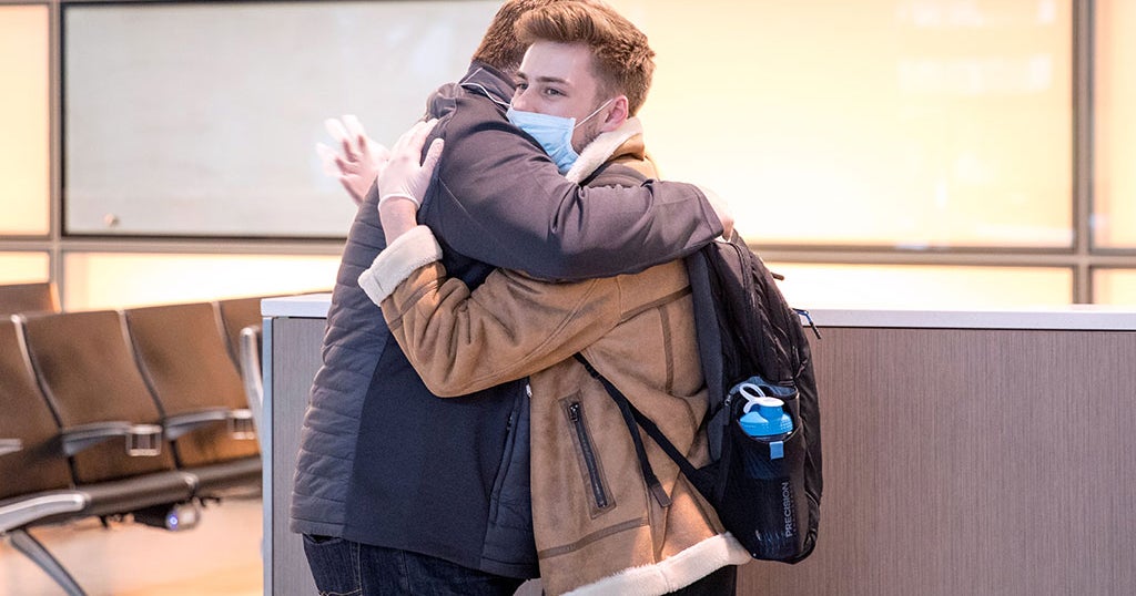 Max Minute: Can I Safely Give Someone A Hug During The Coronavirus ...