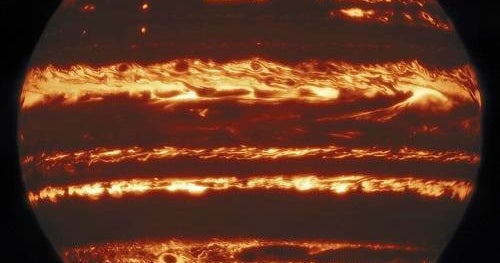Scientists use "lucky imaging" to obtain images of Jupiter that show ...