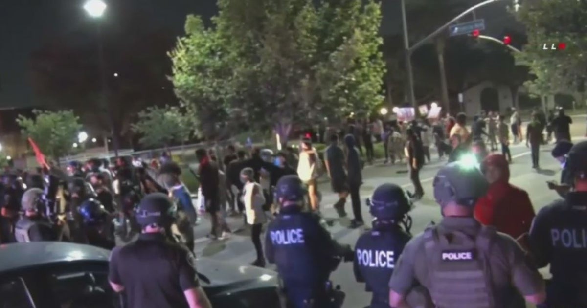 9 Arrested In Violent Fontana Police Protests - CBS Los Angeles