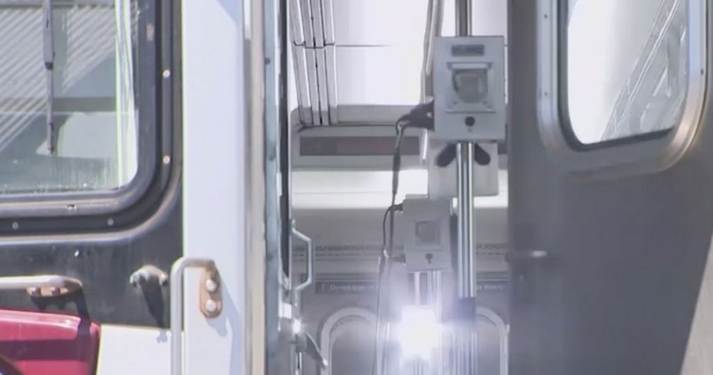 MTA Rolling Out New Ultraviolet Technology To Disinfect Trains - CBS New York