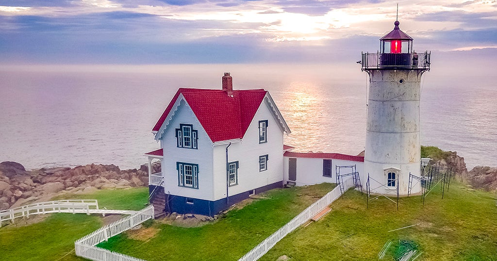 New England Living: Lighthouses Around New England - CBS Boston