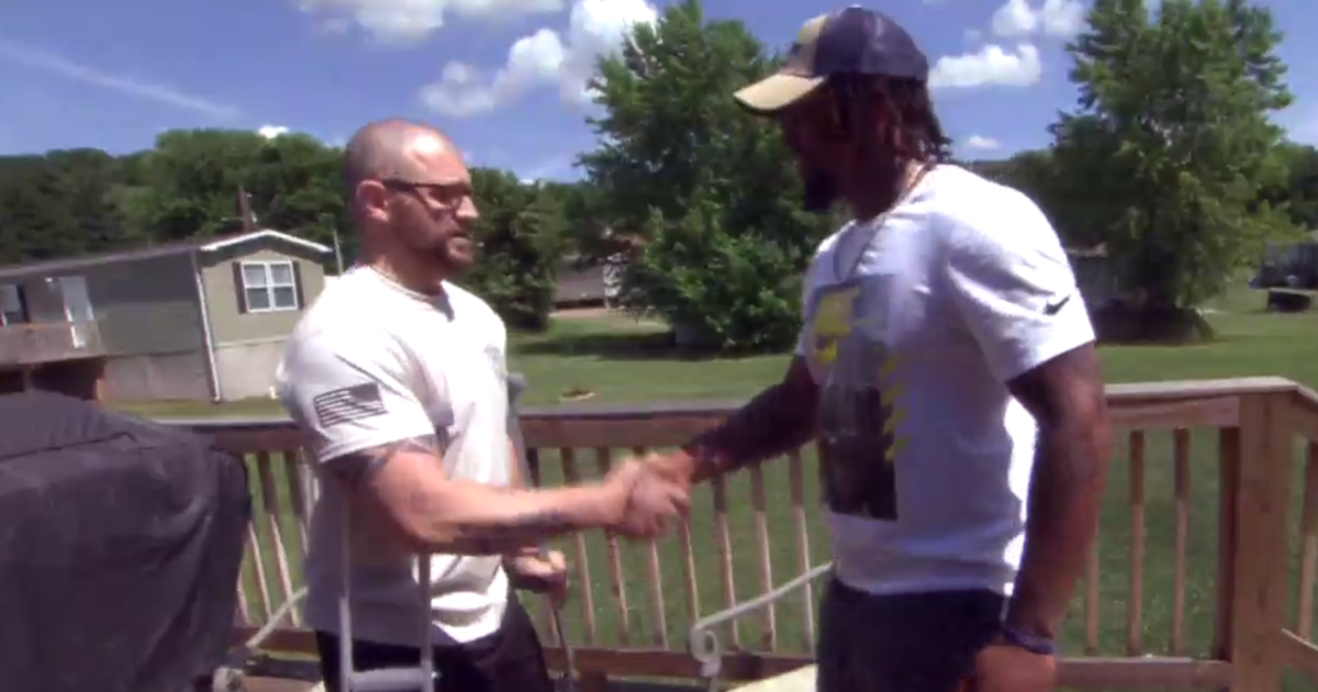 Man saves police officer from burning vehicle despite his history with ... Man saves police officer from burning vehicle despite his history with ...