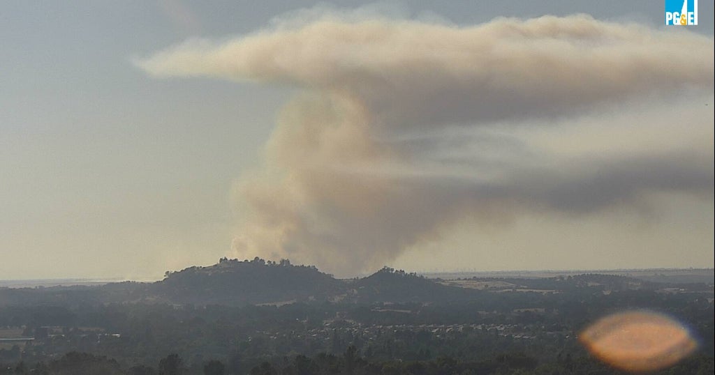 Crews Battling Fast-Moving Clay Fire In Sacramento County - CBS San ...