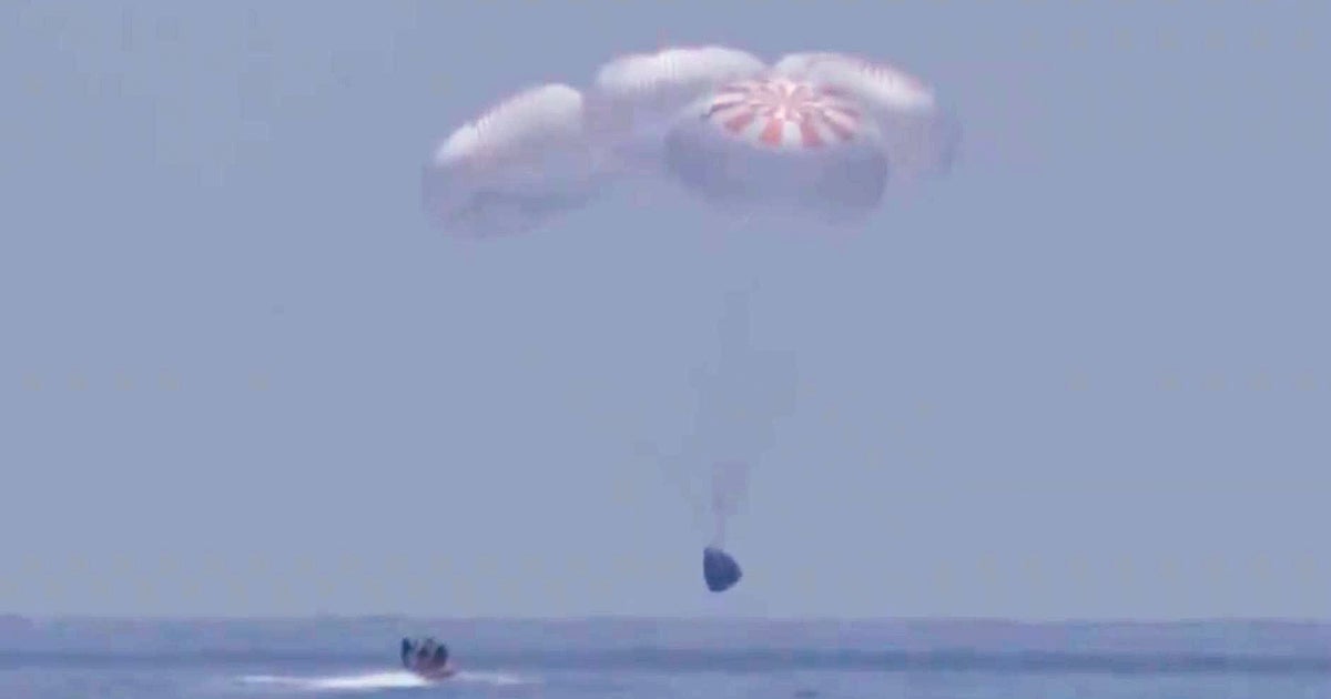 SpaceX Capsule And NASA Crew Make 1st Splashdown In 45 Years - Good Day ...